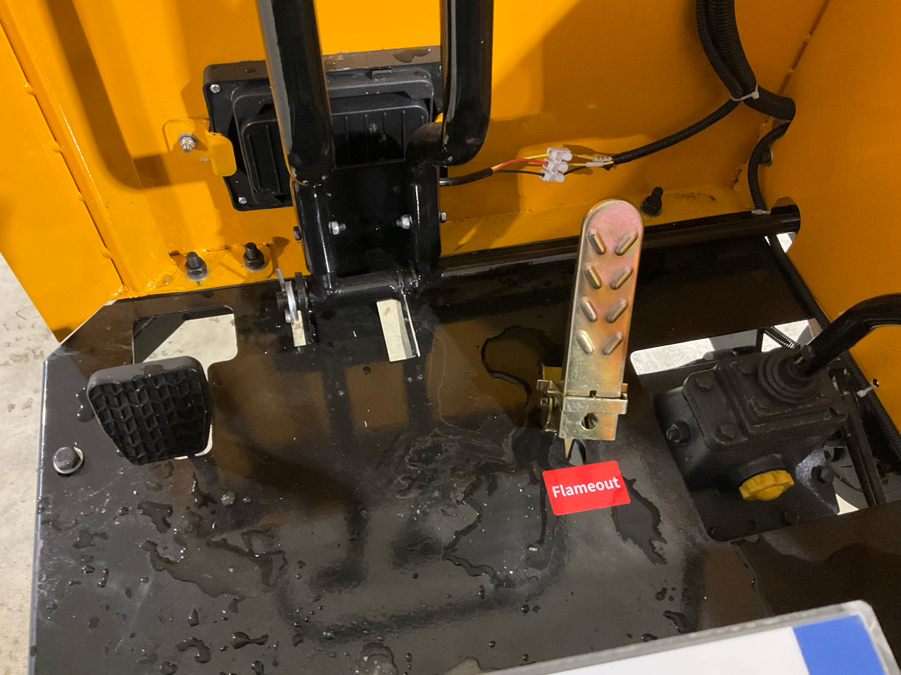 #2519 - IRD25 Crawler Dumper with Seat (#18344385)