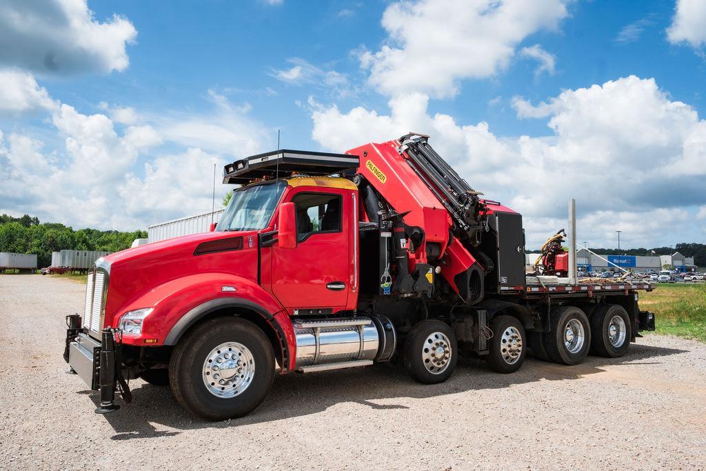 #151 - 2018 Kenworth T880 Truck with Palfinger PK8802 Crane (#20658779)