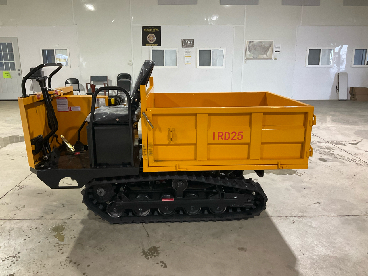 #2519 - IRD25 Crawler Dumper with Seat (#18344385)