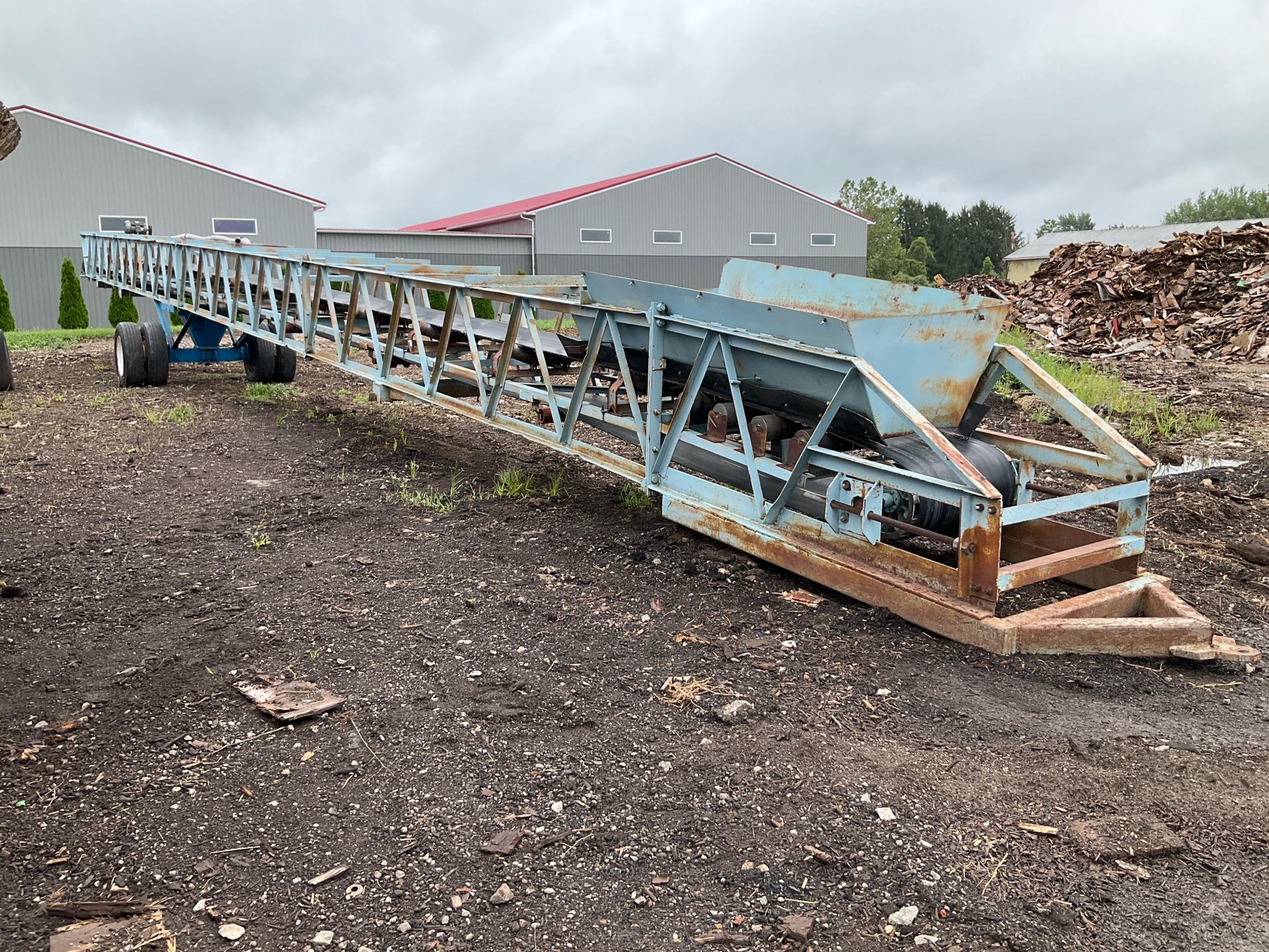 #322 - Stacking Belt Conveyor (#21211359)