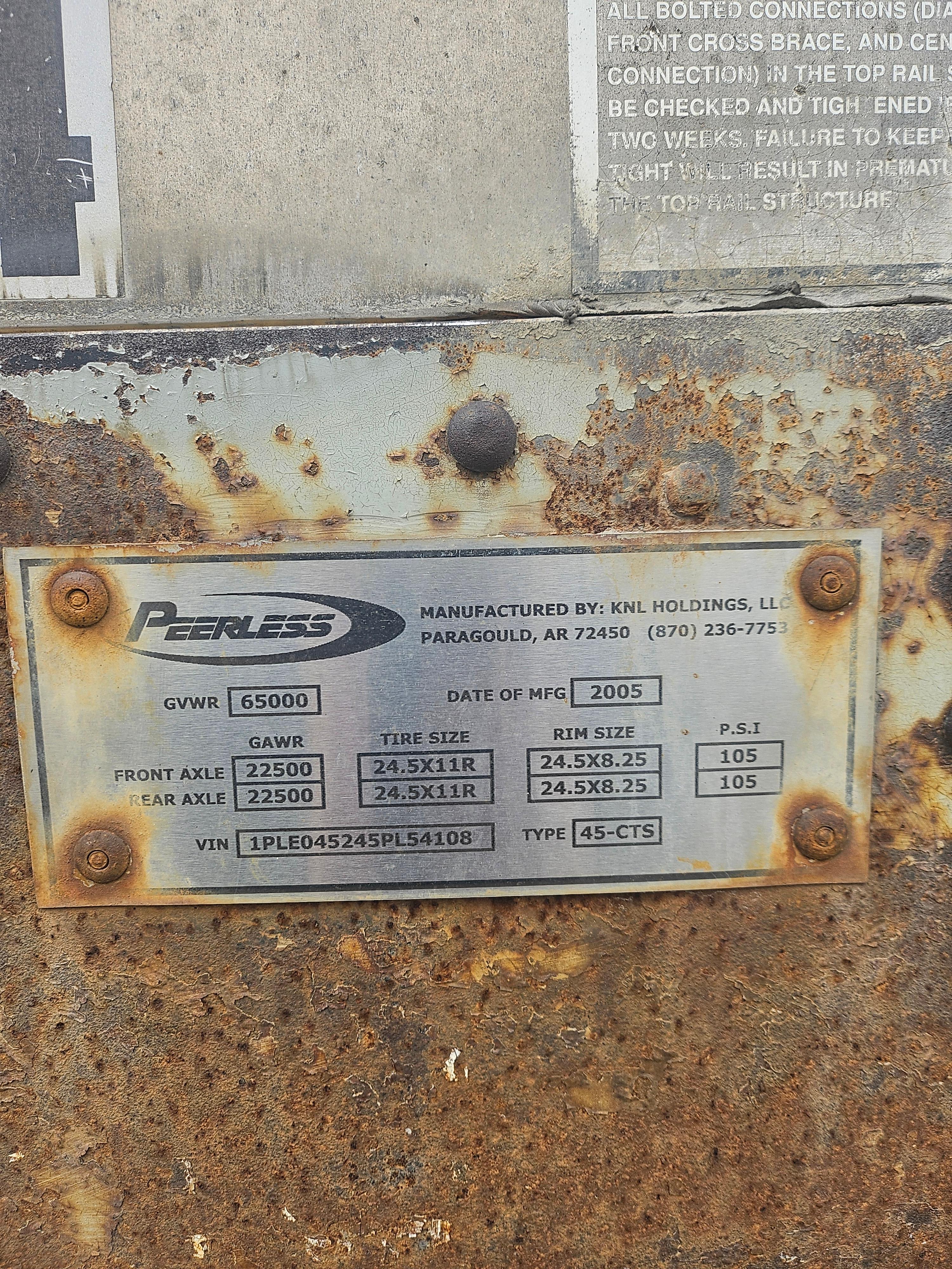 #411 - 2005 Peerless Chip Van Trailer* (#22161440)