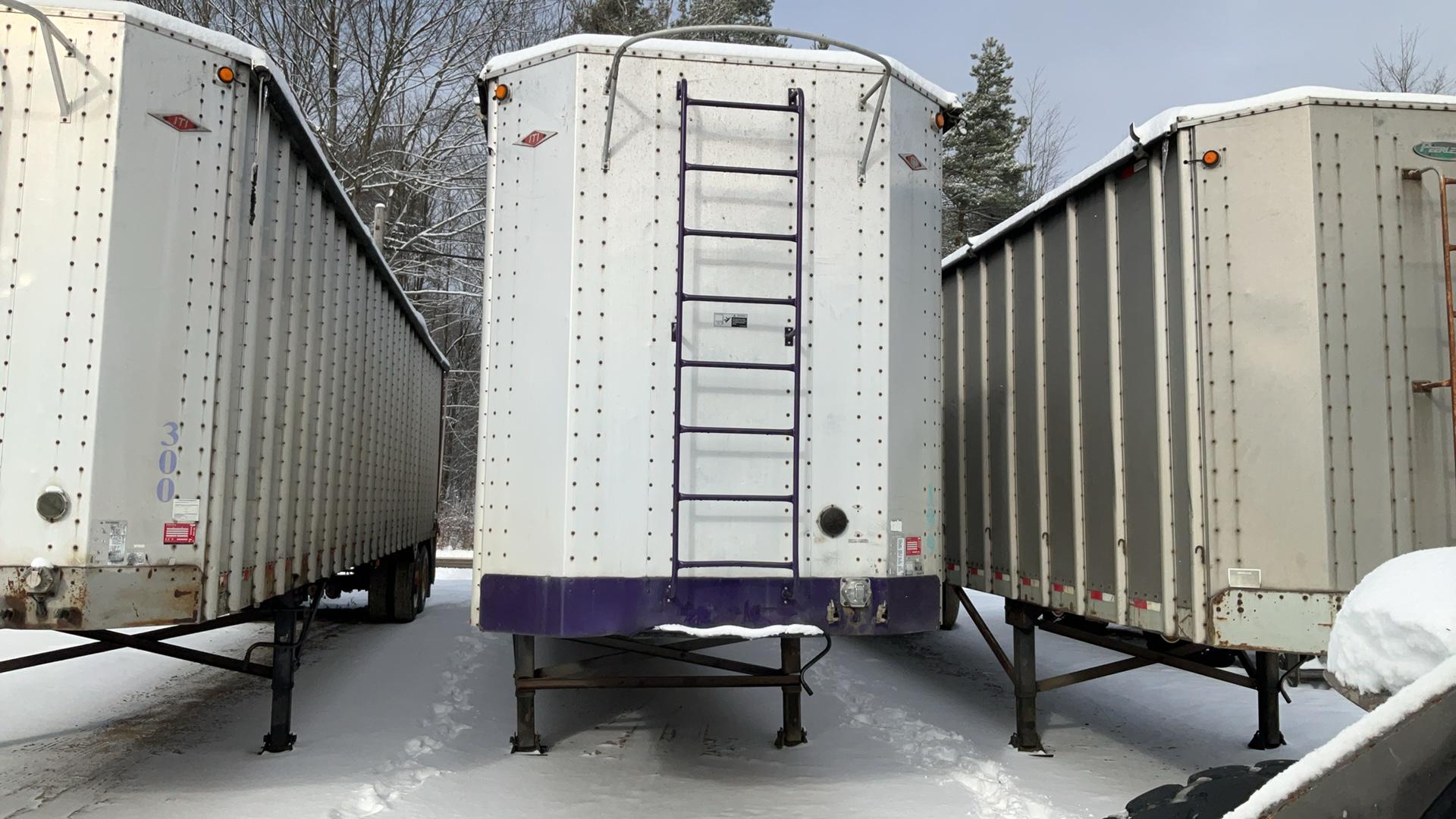#412 - 1999 ITI Open Top Chip Trailer* (#22450113)