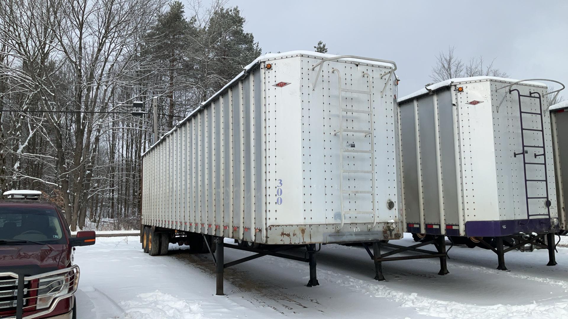 #413 - 1999 ITI Open Top Chip Trailer* (#22450114)