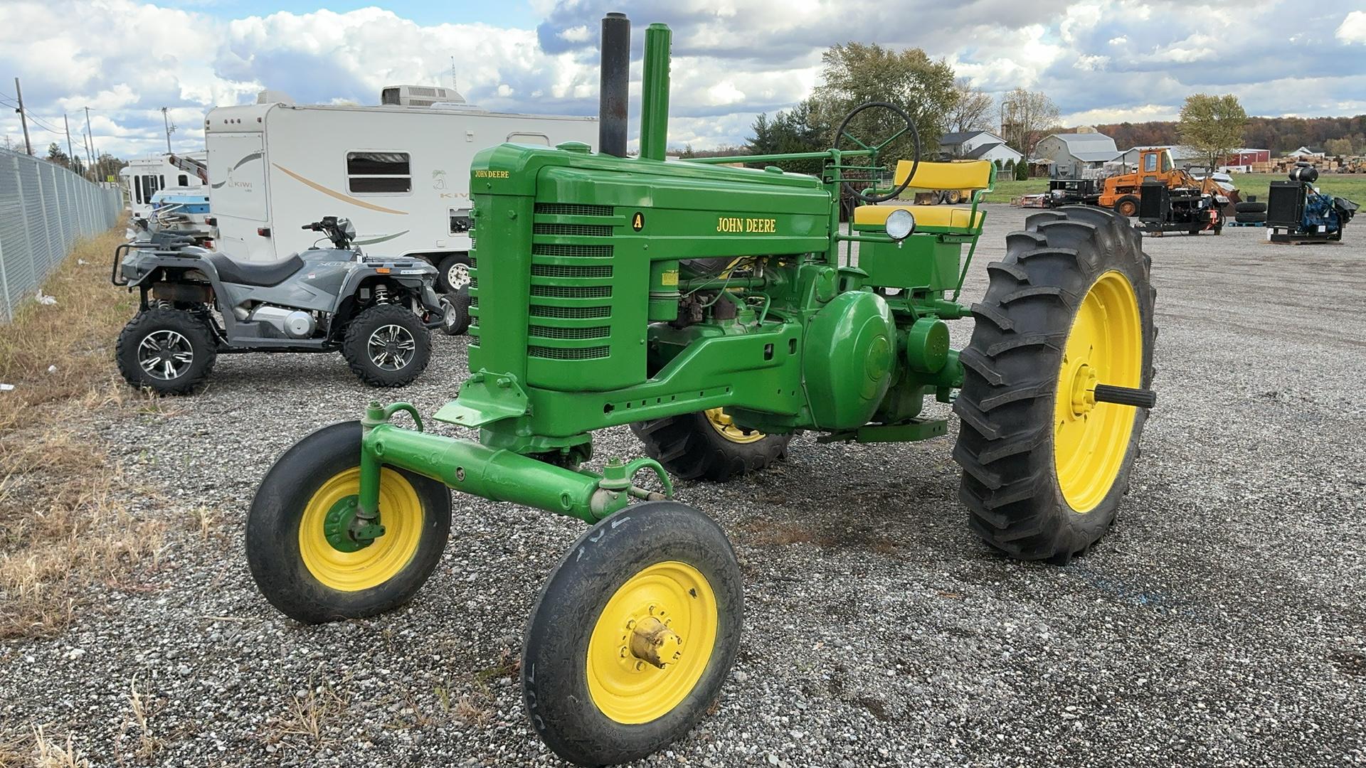 #2405 - 1948 John Deere Model A Tractor (#22065641)